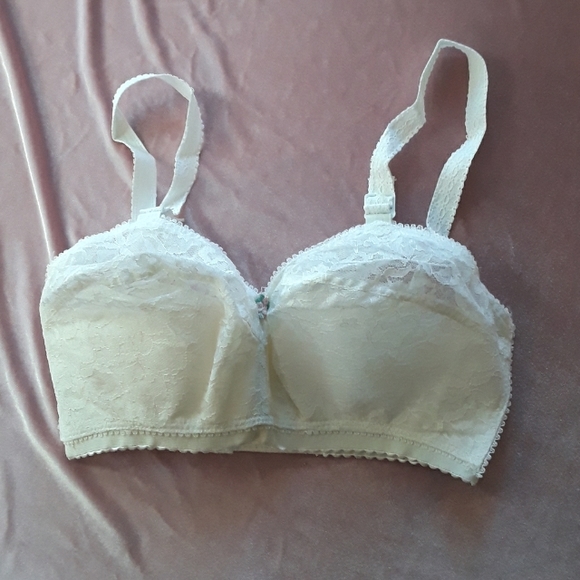 Vintage | Intimates & Sleepwear | 95s Vintage Command Performance White ...